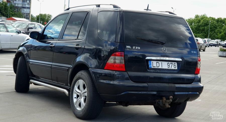 Melns Mercedes-Benz ML 270 2005 Viļņa, ar dzinēja tilpumu 2.70 L un nobraukumu 300 tūkst. km par 2450 €, foto 3 vietnē AUTOMOTO.COM.LV