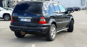 Melns Mercedes-Benz ML 270 2005 Viļņa, ar dzinēja tilpumu 2.70 L un nobraukumu 300 tūkst. km par 2450 €, foto 5 vietnē AUTOMOTO.COM.LV