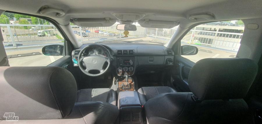 Black Mercedes-Benz ML 270 2005 in Vilnius, with an engine capacity of 2.70 L and mileage of 300 thousand km for 2250 €, photo 13 on AUTOMOTO.COM.LV