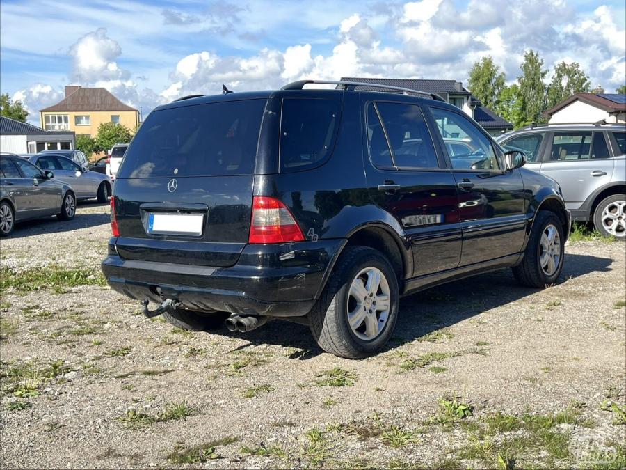 Melns Mercedes-Benz ML 270 2005 Klaipėda, ar dzinēja tilpumu 2.70 L un nobraukumu 451 tūkst. km par 2250 €, foto 4 vietnē AUTOMOTO.COM.LV