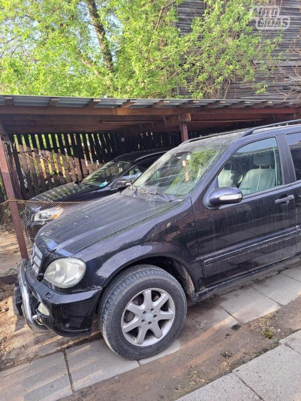 Черный Мерседес МЛ 270 2003 в Вильнюс, объемом двигателя 2.70 л и пробегом 26 тыс. км за 2450 €, фото 2 на AUTOMOTO.COM.LV