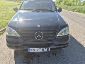 Zils Mercedes-Benz ML 270 2001 Viļņa, ar dzinēja tilpumu 2.70 L un nobraukumu 350 tūkst. km par 2100 €, foto  vietnē AUTOMOTO.COM.LV