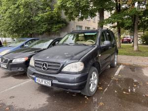 Синий Мерседес МЛ 270 2001 в Вильнюс, объемом двигателя 2.70 л и пробегом 350 тыс. км за 2100 €, фото 3 на AUTOMOTO.COM.LV