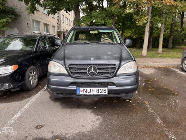 Blue Mercedes-Benz ML 270 2001 in Vilnius, with an engine capacity of 2.70 L and mileage of 350 thousand km for 2100 €, photo 5 on AUTOMOTO.COM.LV