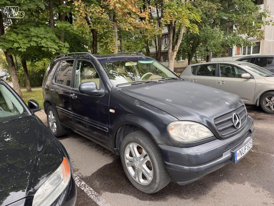Синий Мерседес МЛ 270 2001 в Вильнюс, объемом двигателя 2.70 л и пробегом 350 тыс. км за 2100 €, фото 16 на AUTOMOTO.COM.LV