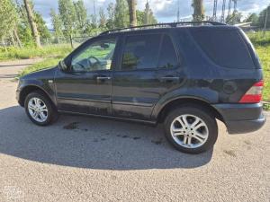 Zils Mercedes-Benz ML 270 2001 Viļņa, ar dzinēja tilpumu 2.70 L un nobraukumu 350 tūkst. km par 2100 €, foto 4 vietnē AUTOMOTO.COM.LV