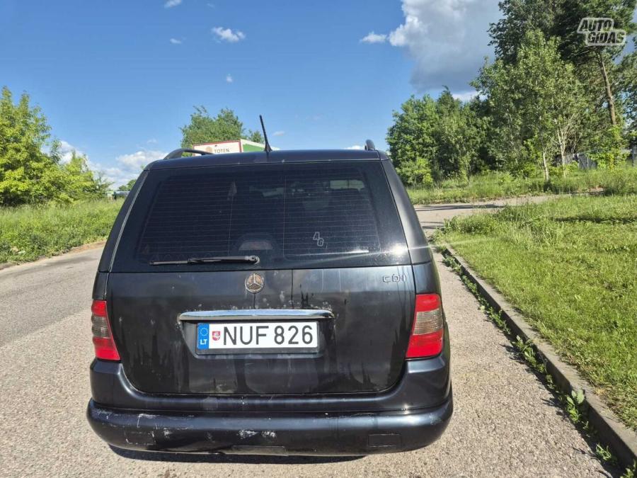 Zils Mercedes-Benz ML 270 2001 Viļņa, ar dzinēja tilpumu 2.70 L un nobraukumu 350 tūkst. km par 2100 €, foto 7 vietnē AUTOMOTO.COM.LV