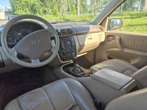Zils Mercedes-Benz ML 270 2001 Viļņa, ar dzinēja tilpumu 2.70 L un nobraukumu 350 tūkst. km par 2100 €, foto 9 vietnē AUTOMOTO.COM.LV