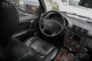 Zils Mercedes-Benz ML 270 2002 Rīga, ar dzinēja tilpumu 2.70 L un nobraukumu 273 tūkst. km par 2000 €, foto 8 vietnē AUTOMOTO.COM.LV