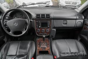 Zils Mercedes-Benz ML 270 2002 Rīga, ar dzinēja tilpumu 2.70 L un nobraukumu 273 tūkst. km par 2000 €, foto 9 vietnē AUTOMOTO.COM.LV