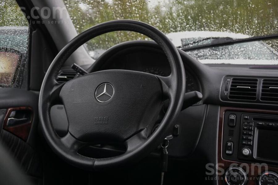 Zils Mercedes-Benz ML 270 2002 Rīga, ar dzinēja tilpumu 2.70 L un nobraukumu 273 tūkst. km par 2000 €, foto 11 vietnē AUTOMOTO.COM.LV