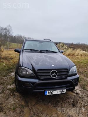 Blue Mercedes-Benz ML 270 2002 in Cesis, with an engine capacity of 2.70 L and mileage of 450 thousand km for 3100 €, photo 2 on AUTOMOTO.COM.LV