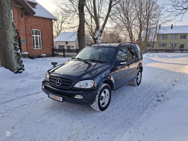 Blue Mercedes-Benz ML 270 2002 in Jurbarkas, with an engine capacity of 2.70 L and mileage of 185 thousand km for 4550 €, photo 1 on AUTOMOTO.COM.LV