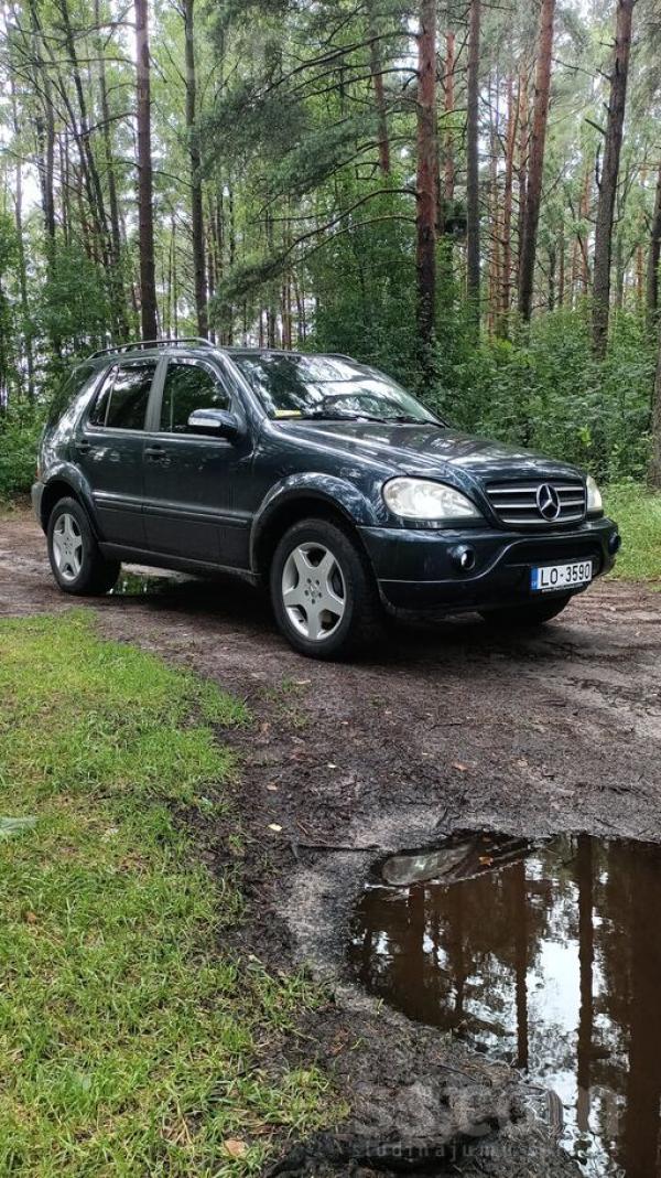 Zils Mercedes-Benz ML 270 2002 Rīga, ar dzinēja tilpumu 2.70 L un nobraukumu 411 tūkst. km par 5000 €, foto 2 vietnē AUTOMOTO.COM.LV