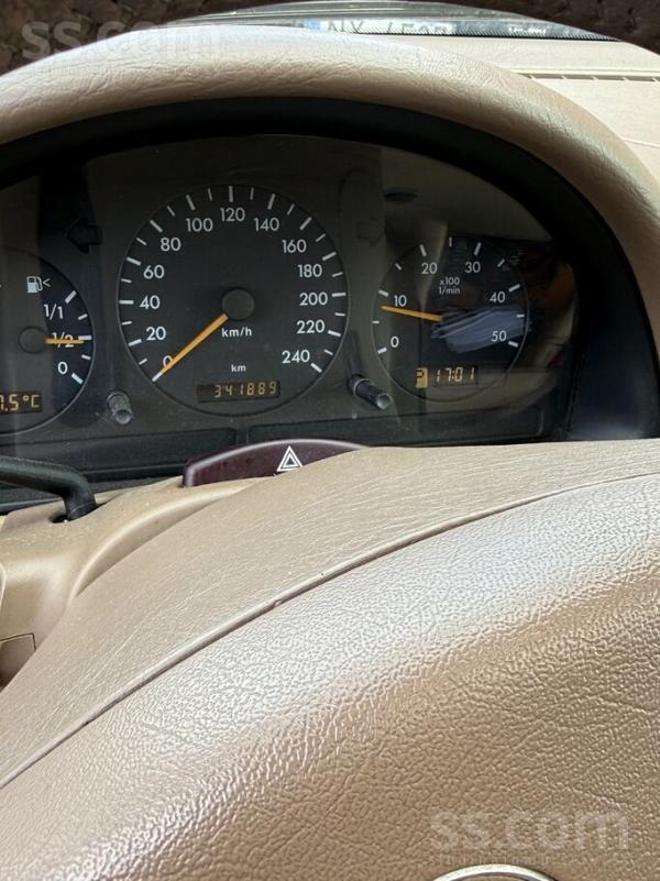 Zils Mercedes-Benz ML 270 2002 Daugavpils, ar dzinēja tilpumu 2.70 L un nobraukumu 342 tūkst. km par 3000 €, foto 7 vietnē AUTOMOTO.COM.LV