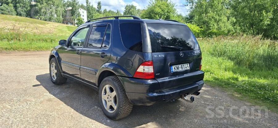 Zils Mercedes-Benz ML 270 2002 Alūksne, ar dzinēja tilpumu 2.70 L un nobraukumu 382 tūkst. km par 3700 €, foto 4 vietnē AUTOMOTO.COM.LV