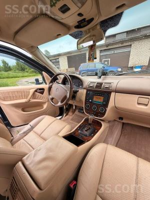 Zils Mercedes-Benz ML 270 2002 Alūksne, ar dzinēja tilpumu 2.70 L un nobraukumu 382 tūkst. km par 3700 €, foto 12 vietnē AUTOMOTO.COM.LV