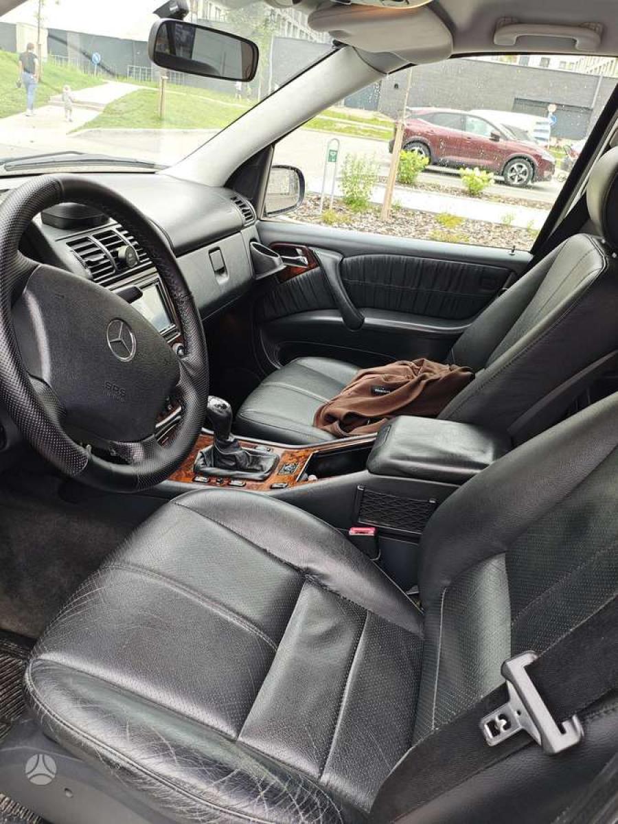 Zils Mercedes-Benz ML 270 2002 Viļņa, ar dzinēja tilpumu 2.69 L un nobraukumu 494 tūkst. km par 2800 €, foto 13 vietnē AUTOMOTO.COM.LV
