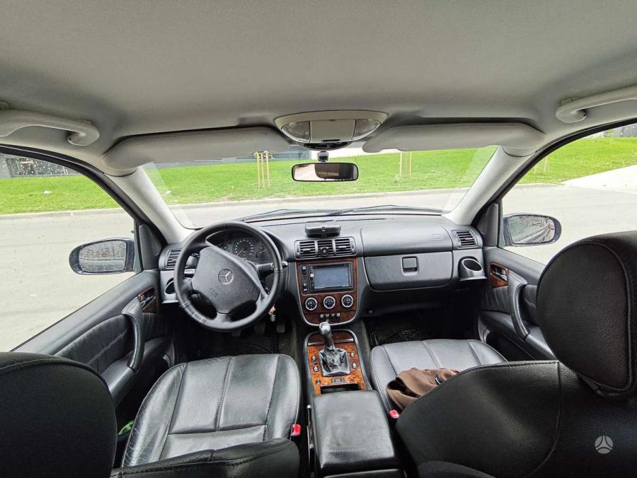 Zils Mercedes-Benz ML 270 2002 Viļņa, ar dzinēja tilpumu 2.69 L un nobraukumu 494 tūkst. km par 2800 €, foto 14 vietnē AUTOMOTO.COM.LV