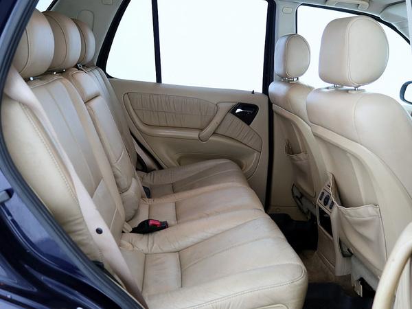 Zils Mercedes-Benz ML 270 2002 Tallina, ar dzinēja tilpumu 2.70 L un nobraukumu 293 tūkst. km par 1999 €, foto 8 vietnē AUTOMOTO.COM.LV
