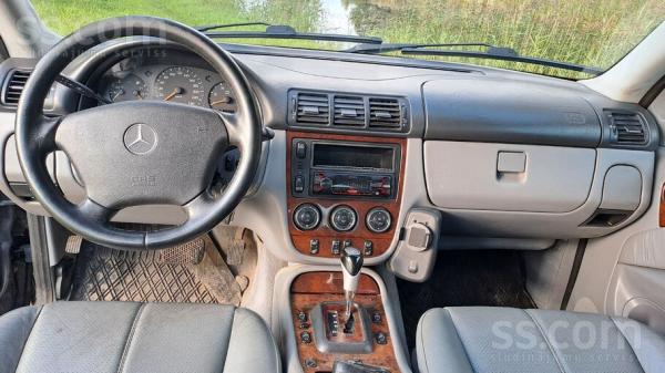 Blue Mercedes-Benz ML 270 2002 in Aizkraukle, with an engine capacity of 2.70 L and mileage of 303 thousand km for 2500 €, photo 10 on AUTOMOTO.COM.LV