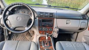 Zils Mercedes-Benz ML 270 2002 Aizkraukle, ar dzinēja tilpumu 2.70 L un nobraukumu 303 tūkst. km par 2500 €, foto 10 vietnē AUTOMOTO.COM.LV