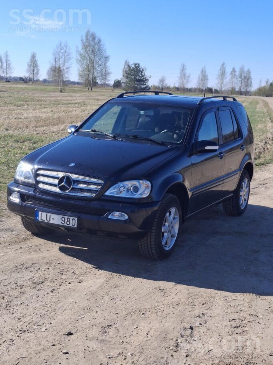 Zils Mercedes-Benz ML 270 2003 Jēkabpils, ar dzinēja tilpumu 2.70 L un nobraukumu 261 tūkst. km par 3450 €, foto 1 vietnē AUTOMOTO.COM.LV