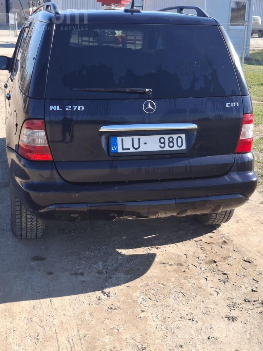 Zils Mercedes-Benz ML 270 2003 Jēkabpils, ar dzinēja tilpumu 2.70 L un nobraukumu 261 tūkst. km par 3450 €, foto 3 vietnē AUTOMOTO.COM.LV