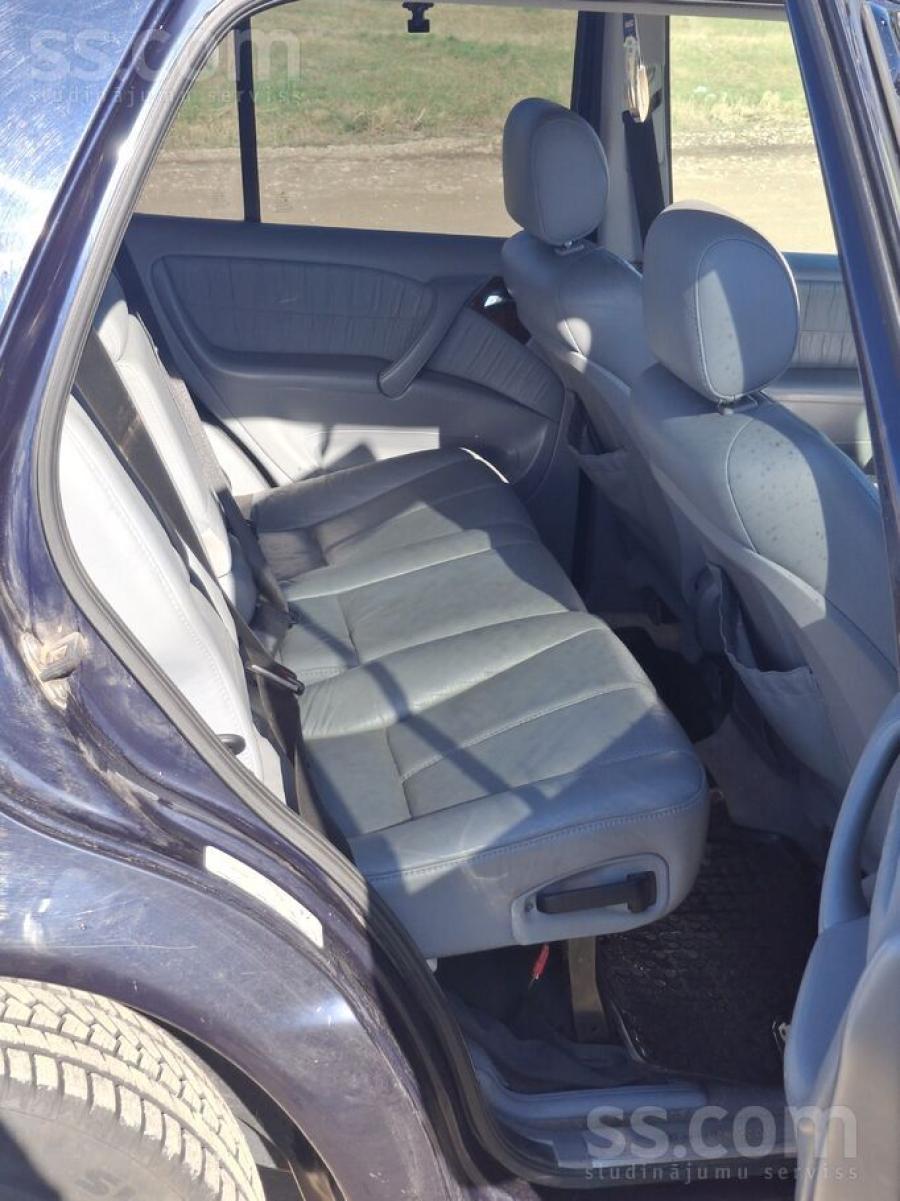 Zils Mercedes-Benz ML 270 2003 Jēkabpils, ar dzinēja tilpumu 2.70 L un nobraukumu 261 tūkst. km par 3450 €, foto 9 vietnē AUTOMOTO.COM.LV