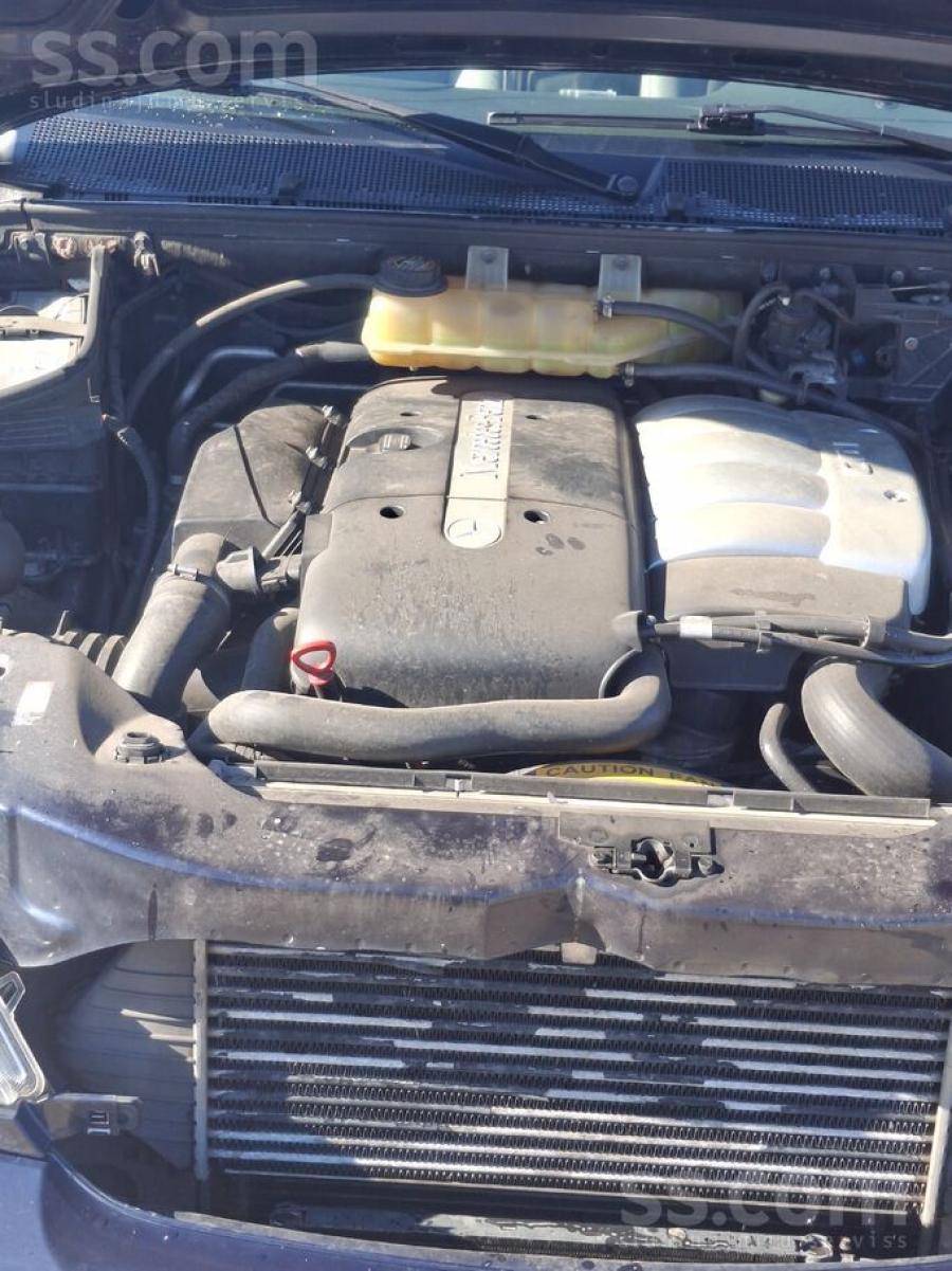 Zils Mercedes-Benz ML 270 2003 Jēkabpils, ar dzinēja tilpumu 2.70 L un nobraukumu 261 tūkst. km par 3450 €, foto 12 vietnē AUTOMOTO.COM.LV