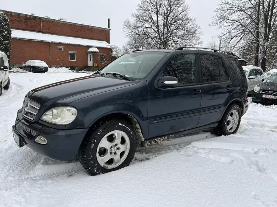 Blue Mercedes-Benz ML 270 2003 in Grobiņa, with an engine capacity of 2.70 L and mileage of 333 thousand km for 2800 €, photo 1 on AUTOMOTO.COM.LV