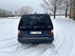 Blue Mercedes-Benz ML 270 2003 in Grobiņa, with an engine capacity of 2.70 L and mileage of 333 thousand km for 2800 €, photo 5 on AUTOMOTO.COM.LV