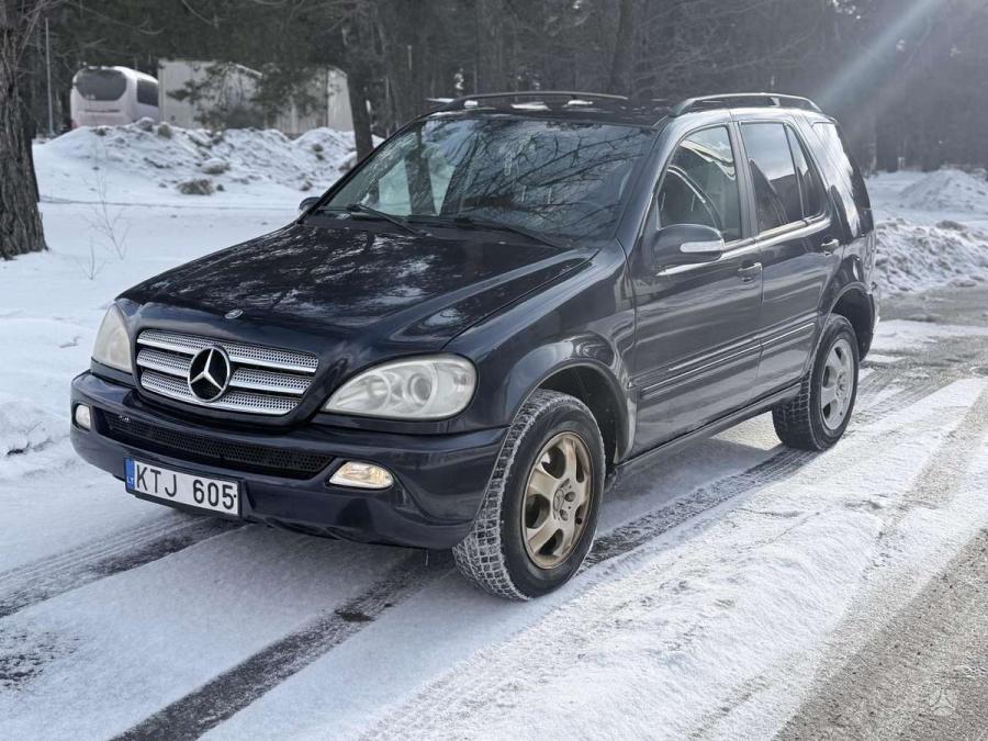 Blue Mercedes-Benz ML 270 2004 in Vilnius, with an engine capacity of 2.69 L and mileage of 350 thousand km for 2700 €, photo 2 on AUTOMOTO.COM.LV