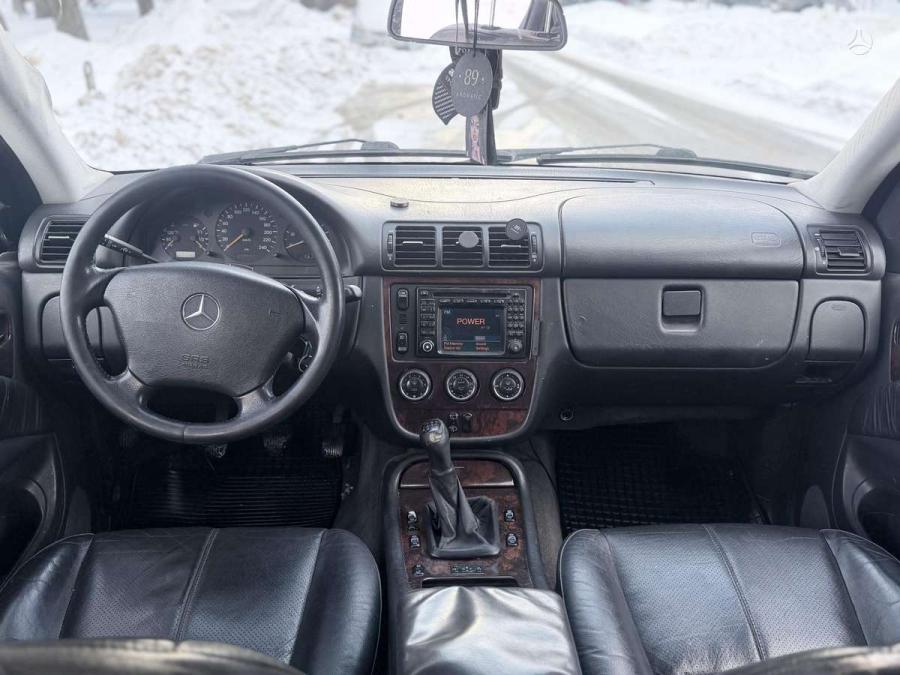 Blue Mercedes-Benz ML 270 2004 in Vilnius, with an engine capacity of 2.69 L and mileage of 350 thousand km for 2700 €, photo 5 on AUTOMOTO.COM.LV