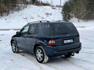 Blue Mercedes-Benz ML 270 2004 in Vilnius, with an engine capacity of 2.70 L and mileage of 299 thousand km for 3500 €, photo 3 on AUTOMOTO.COM.LV