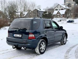 Blue Mercedes-Benz ML 270 2004 in Vilnius, with an engine capacity of 2.70 L and mileage of 299 thousand km for 3500 €, photo 4 on AUTOMOTO.COM.LV