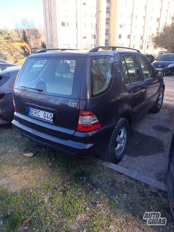 Zils Mercedes-Benz ML 270 2004 Viļņa, ar dzinēja tilpumu 2.70 L un nobraukumu 342 tūkst. km par 1900 €, foto 6 vietnē AUTOMOTO.COM.LV