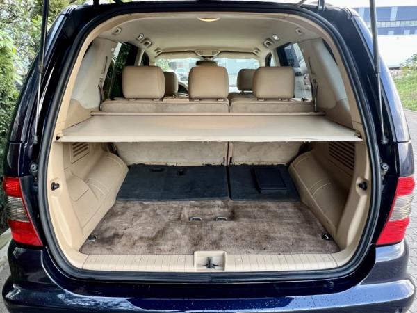 Blue Mercedes-Benz ML 270 2004 in Riga, with an engine capacity of 2.70 L and mileage of 261 thousand km for 4200 €, photo 8 on AUTOMOTO.COM.LV