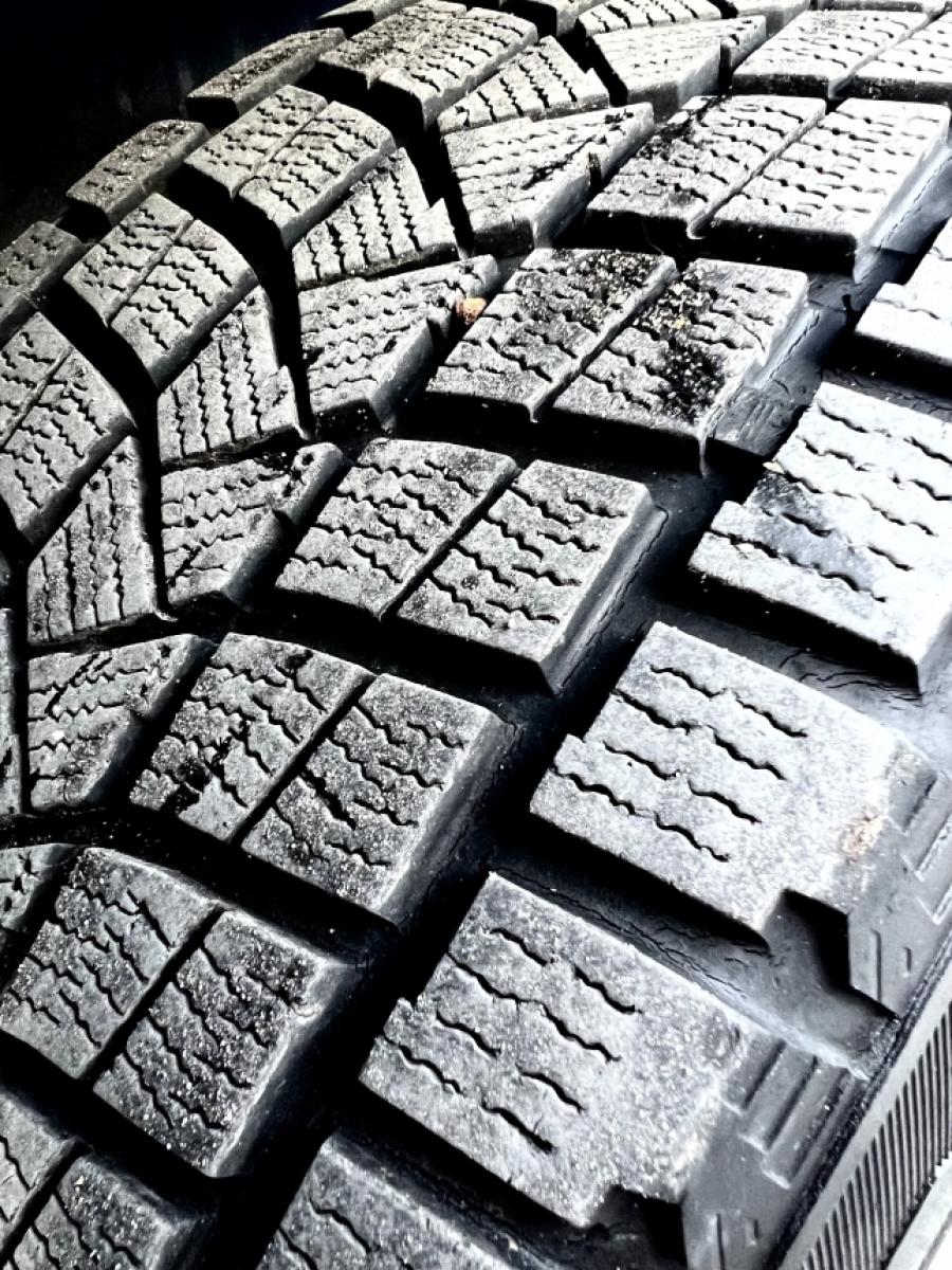 Zils Mercedes-Benz ML 270 2004 Rīga, ar dzinēja tilpumu 2.70 L un nobraukumu 261 tūkst. km par 4200 €, foto 19 vietnē AUTOMOTO.COM.LV