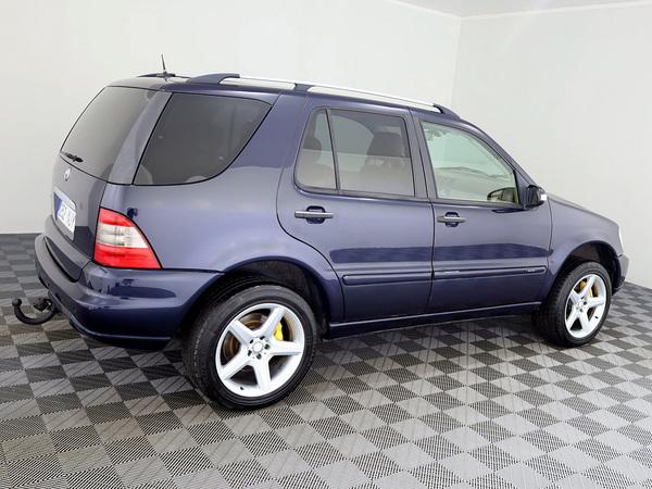 Zils Mercedes-Benz ML 270 2004 Tallina, ar dzinēja tilpumu 2.70 L un nobraukumu 306 tūkst. km par 2799 €, foto 3 vietnē AUTOMOTO.COM.LV