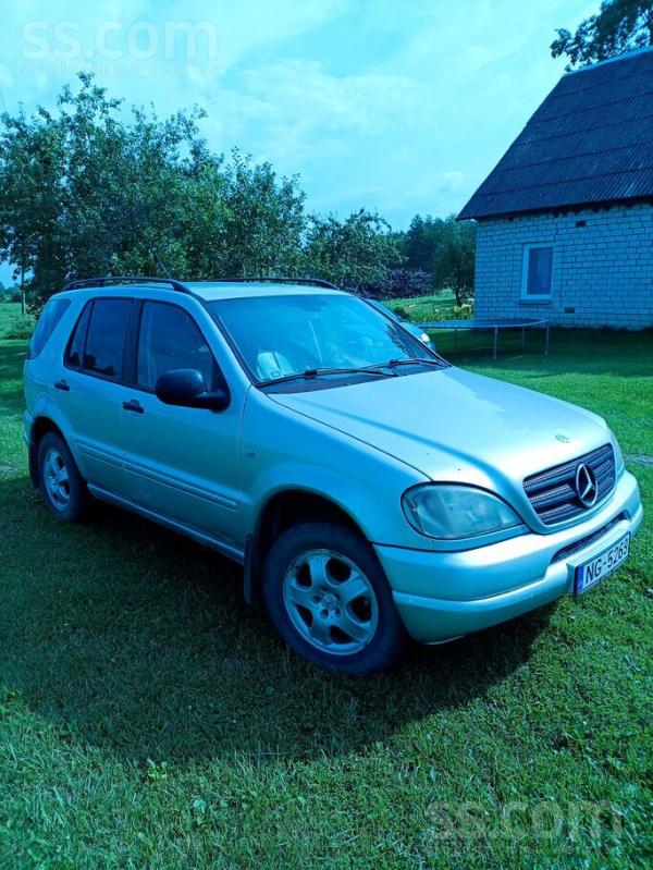 Mercedes-Benz ML 270 2000 in Balvi, with an engine capacity of 2.70 L and mileage of 296 thousand km for 2600 €, photo 2 on AUTOMOTO.COM.LV
