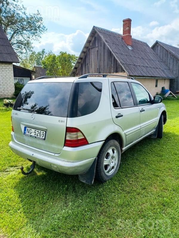 Mercedes-Benz ML 270 2000 in Balvi, with an engine capacity of 2.70 L and mileage of 296 thousand km for 2600 €, photo 4 on AUTOMOTO.COM.LV
