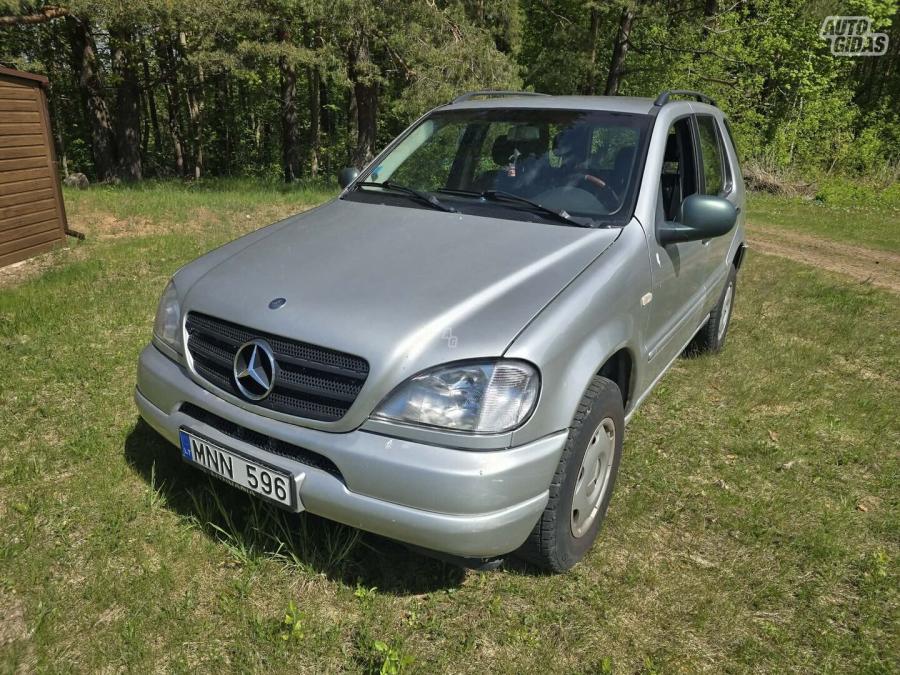 Mercedes-Benz ML 270 2000 in Ignalina, with an engine capacity of 2.70 L and mileage of 270 thousand km for 1350 €, photo 1 on AUTOMOTO.COM.LV