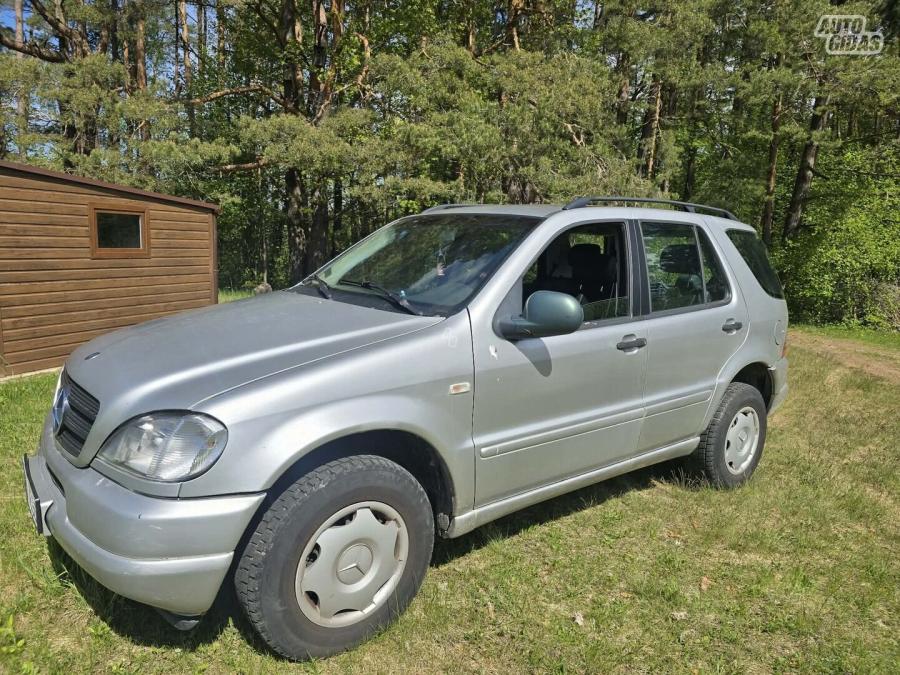 Mercedes-Benz ML 270 2000 in Ignalina, with an engine capacity of 2.70 L and mileage of 270 thousand km for 1350 €, photo 4 on AUTOMOTO.COM.LV