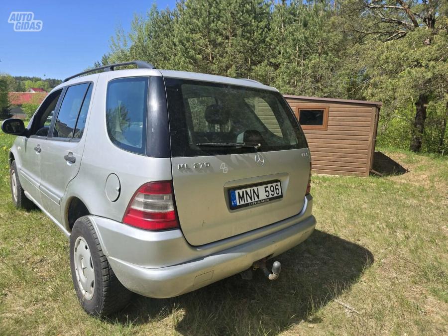 Mercedes-Benz ML 270 2000 in Ignalina, with an engine capacity of 2.70 L and mileage of 270 thousand km for 1350 €, photo 6 on AUTOMOTO.COM.LV