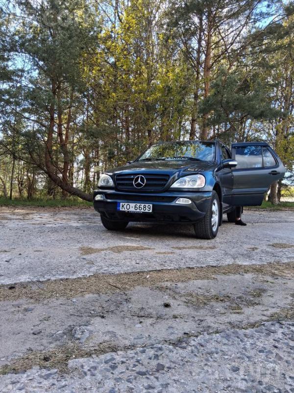 Mercedes-Benz ML 270 2001 in Liepaja, with an engine capacity of 2.70 L and mileage of 332 thousand km for 2400 €, photo 1 on AUTOMOTO.COM.LV