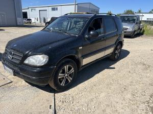 Mercedes-Benz ML 270 2001 in Kaunas, with an engine capacity of 2.70 L and mileage of 300 thousand km for 630 €, photo  on AUTOMOTO.COM.LV