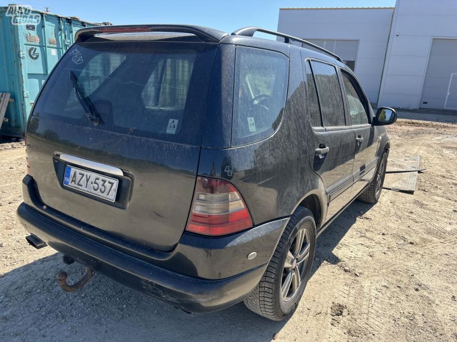 Mercedes-Benz ML 270 2001 in Kaunas, with an engine capacity of 2.70 L and mileage of 300 thousand km for 630 €, photo 5 on AUTOMOTO.COM.LV