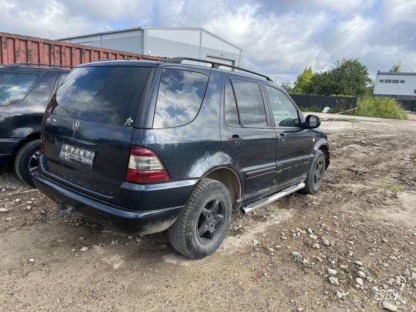 Mercedes-Benz ML 270 2001 Kauņa, ar dzinēja tilpumu 2.70 L un nobraukumu 300 tūkst. km par 499 €, foto 3 vietnē AUTOMOTO.COM.LV