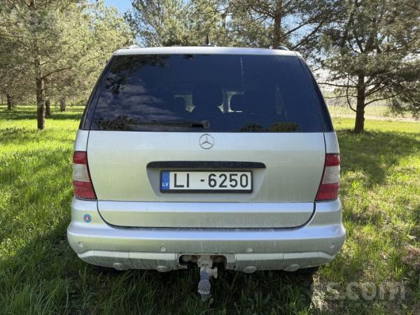 Mercedes-Benz ML 270 2002 in Preili, with an engine capacity of 2.70 L and mileage of 130 thousand km for 3700 €, photo 4 on AUTOMOTO.COM.LV
